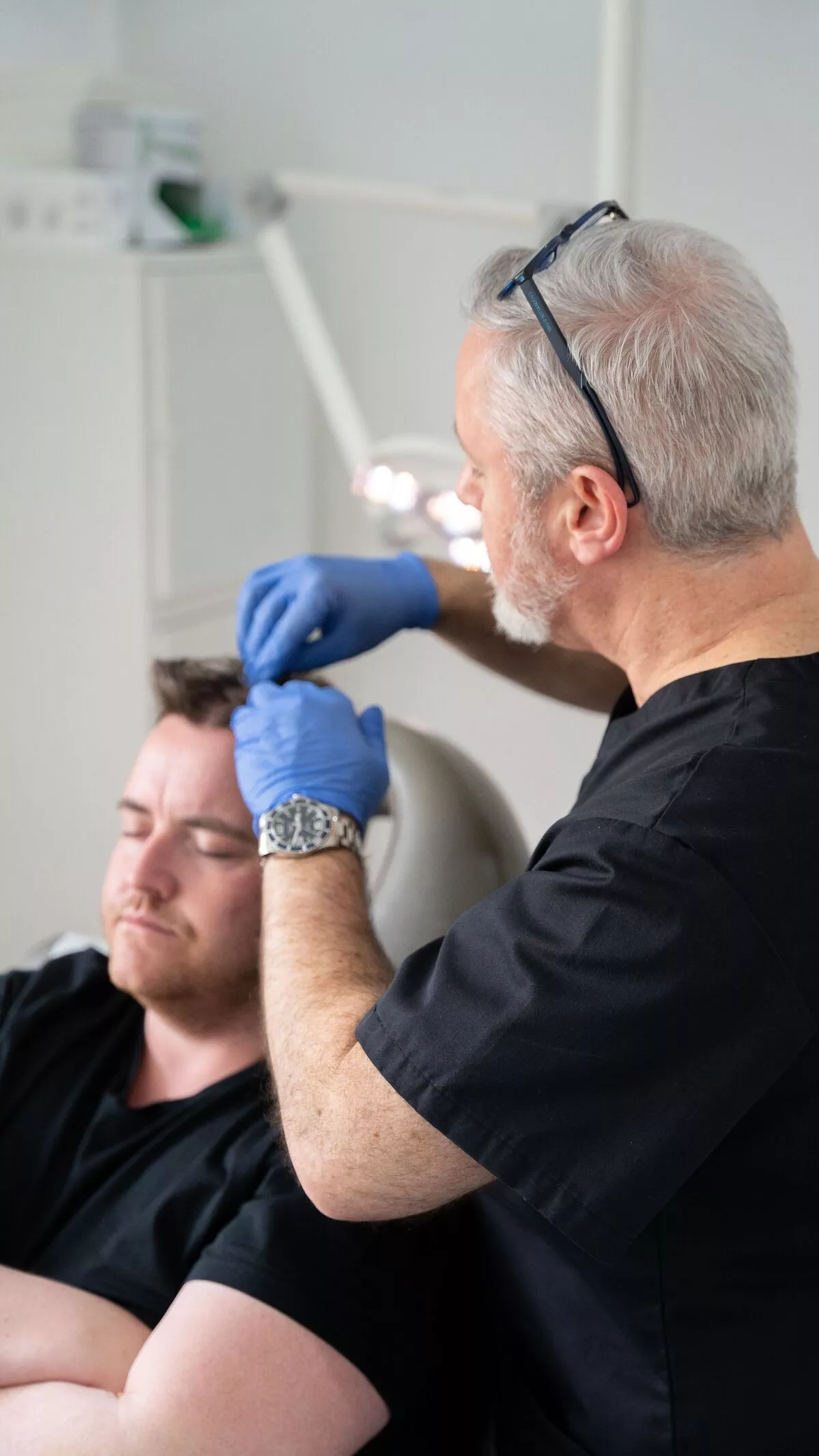 Can You Dye, Perm, or Chemically Treat Hair After a Hair Transplant ...